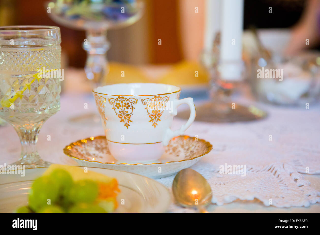 Victorian afternoon tea reception hi-res stock photography and images ...