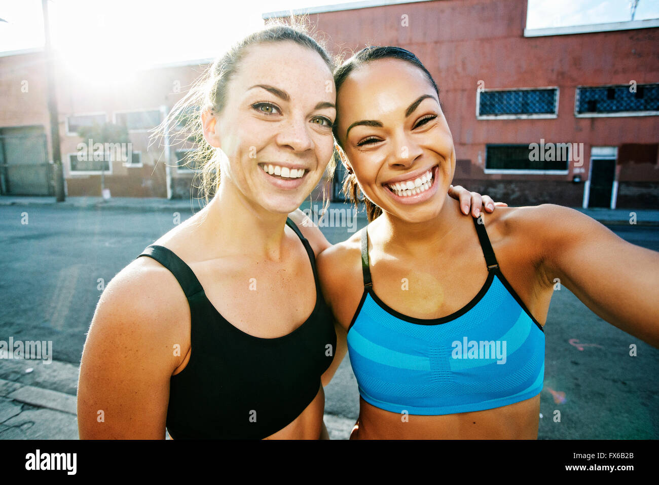 Two athletes running up hi-res stock photography and images - Alamy