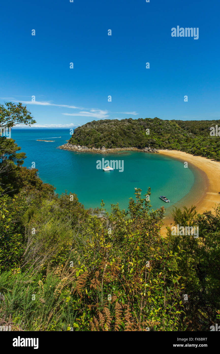 Beach cove hi-res stock photography and images - Alamy