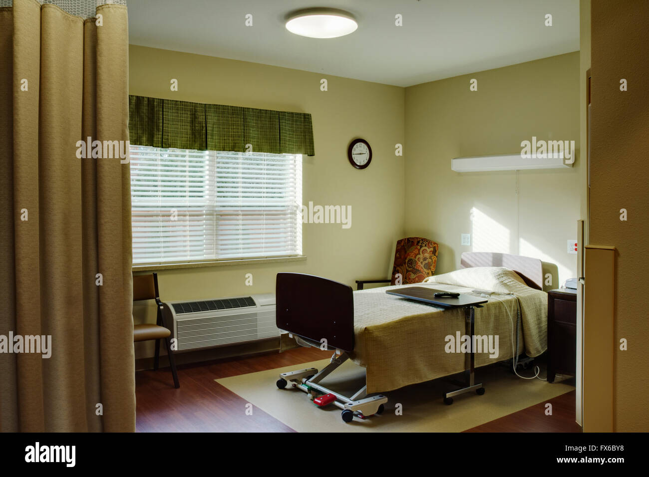 Empty hospital room hi-res stock photography and images - Alamy