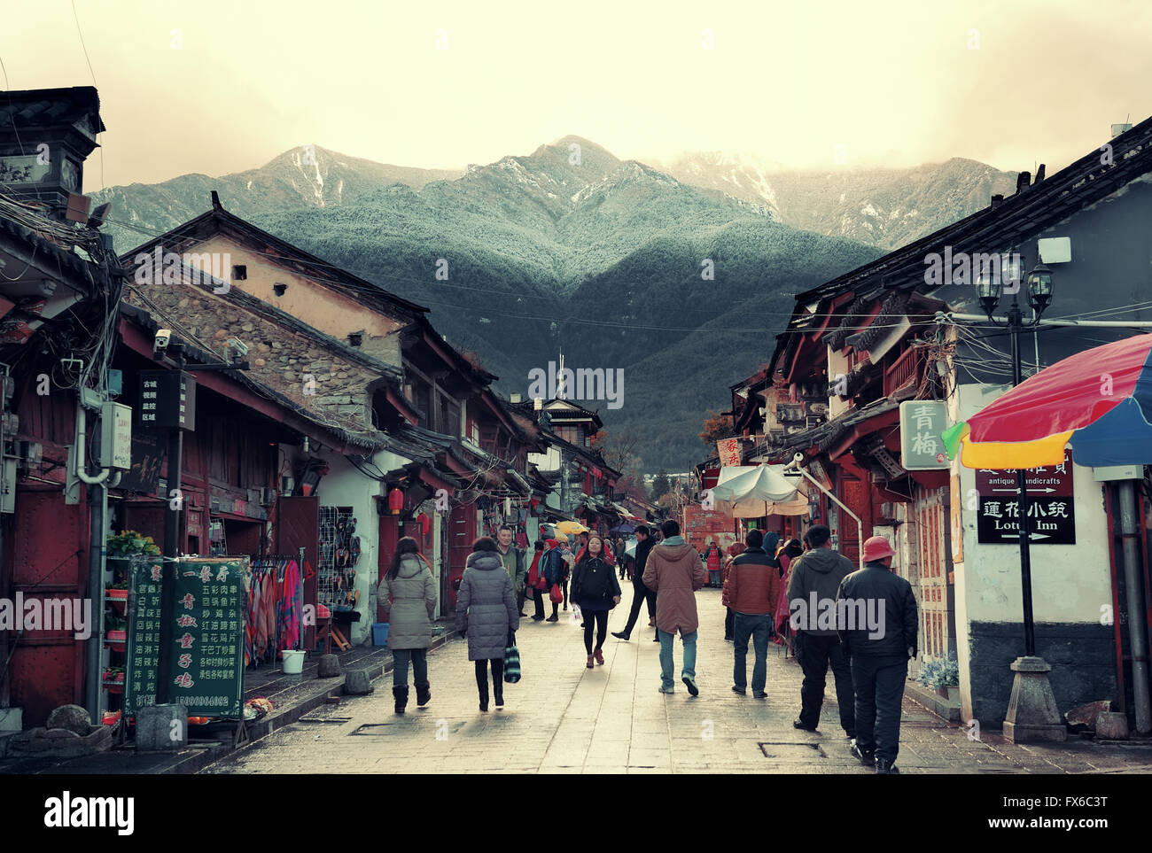 DALI, CHINA - DEC 5: Street view on December 5, 2014 in Dali, China ...