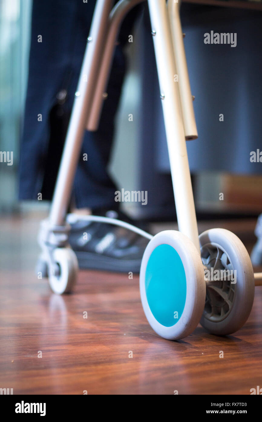 Zimmer frame hospital hi-res stock photography and images - Alamy