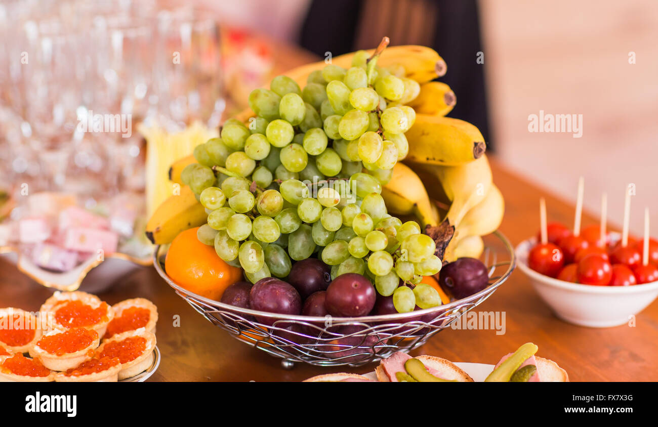 Fresh fruit party plate Stock Photo - Alamy