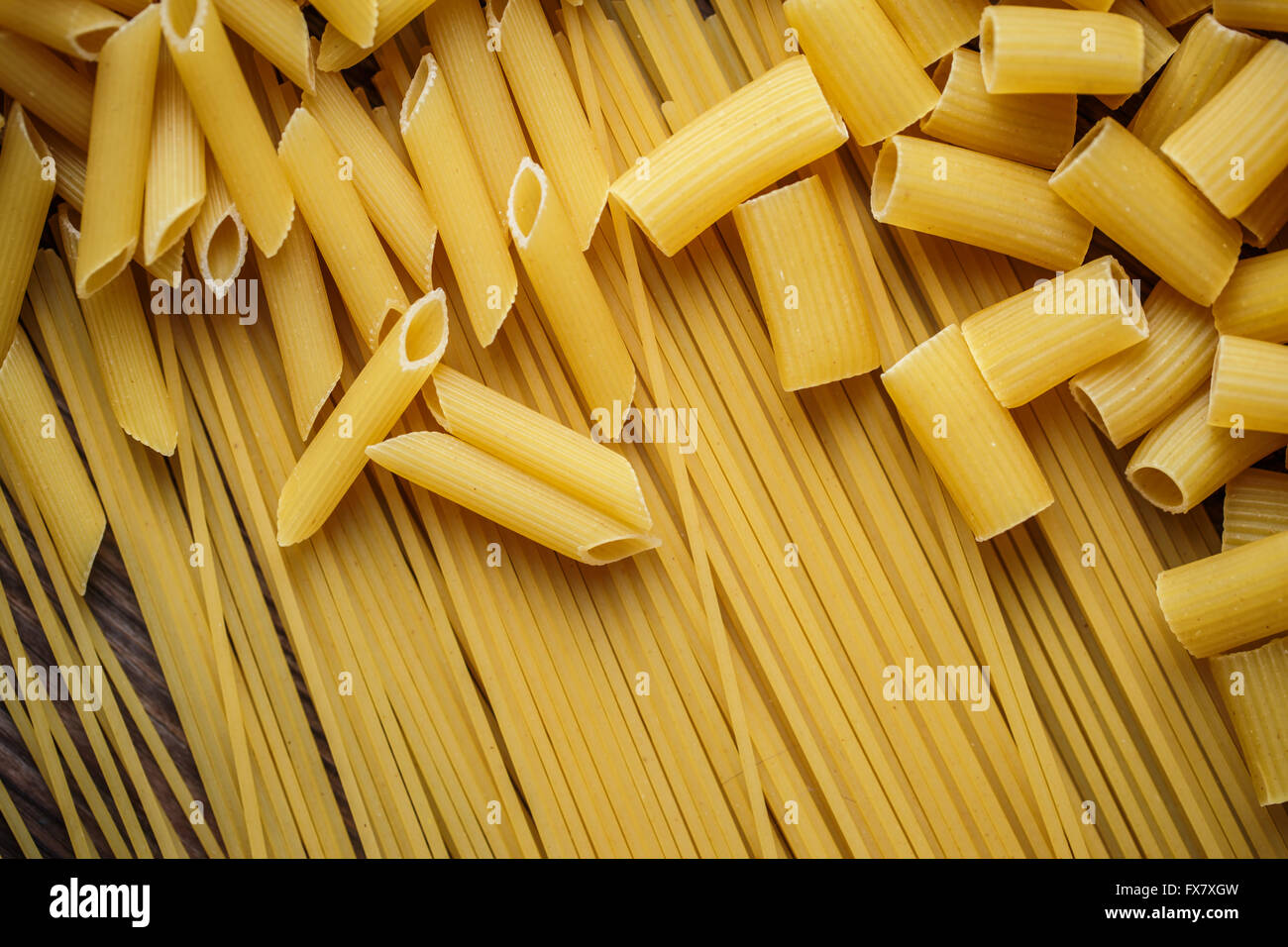 Close up uncooked spaghetti hi-res stock photography and images - Alamy