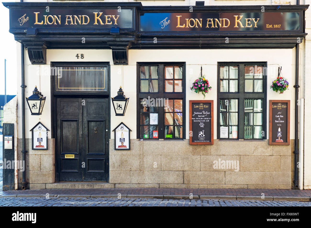 The lion and key hi-res stock photography and images - Alamy