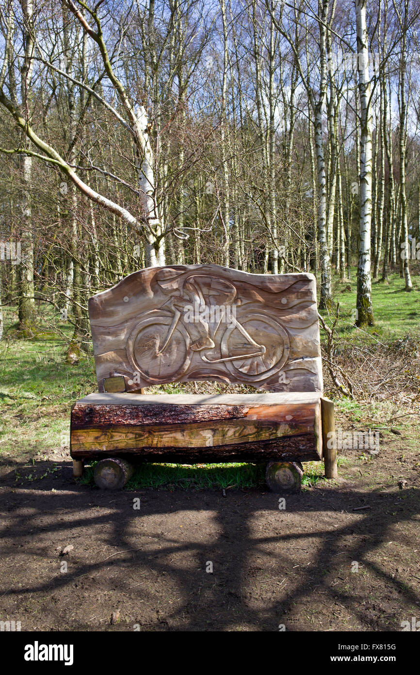 Sculptured cycle bench in Chevin Country Park, Otley, Nr Leeds Stock ...