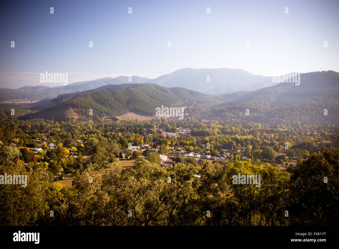 The view from Huggins Lookout early on a cool autumn morning in Bright ...