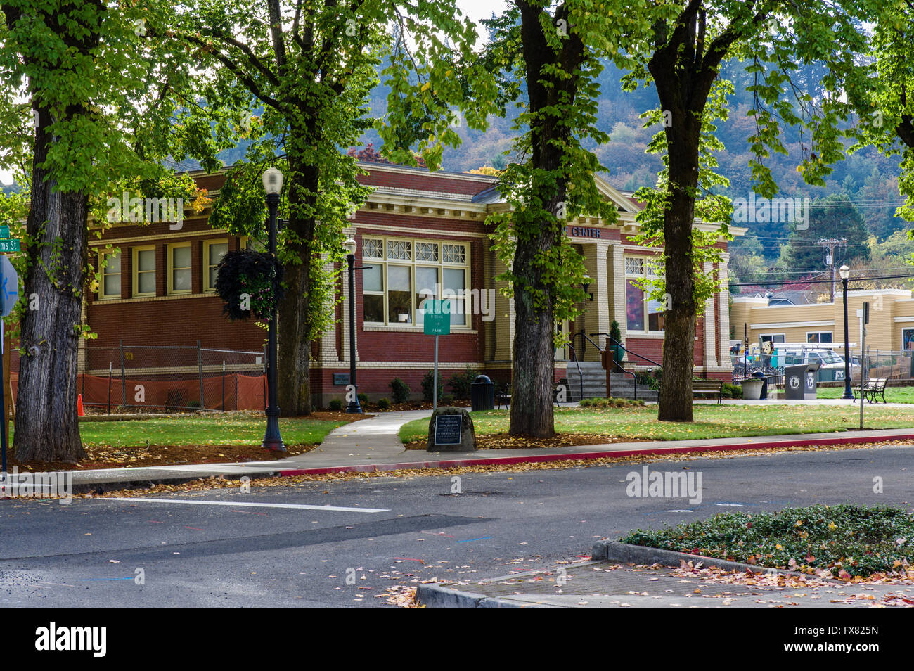 Oregon public library hi-res stock photography and images - Alamy