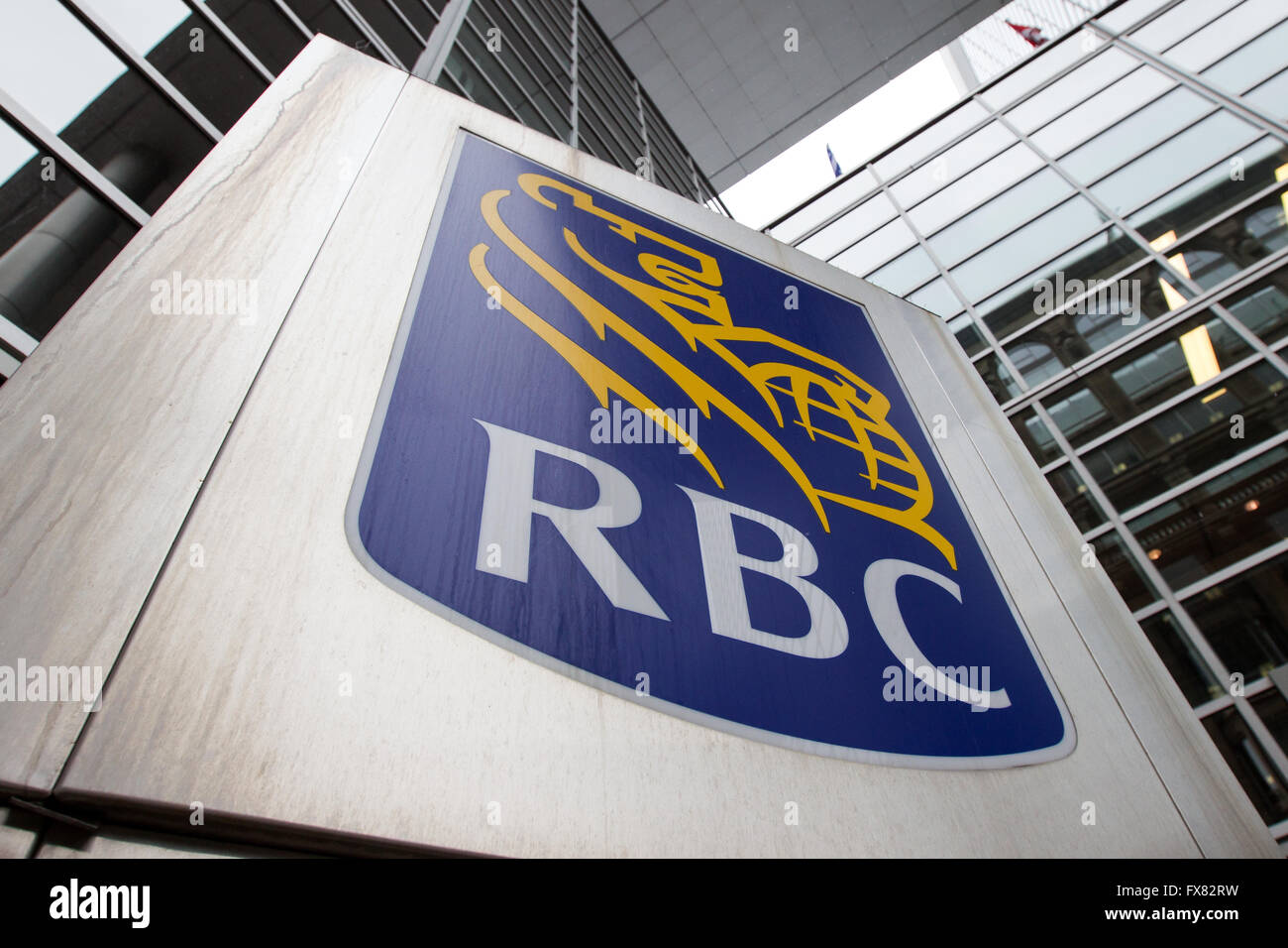 Royal Bank of Canada branch in downtown Ottawa, Ont., on Thursday Jan ...