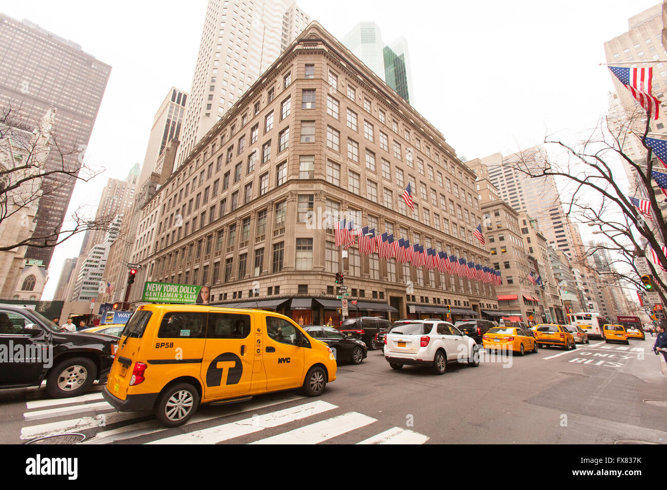 Saks & Company department store, Fifth Avenue, Manhattan, New York City ...