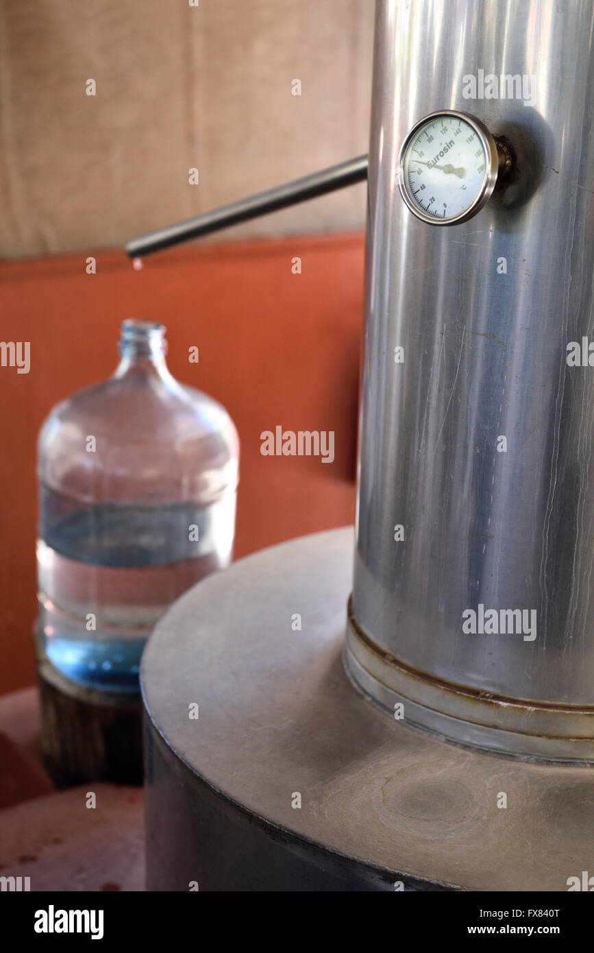 Distill hi-res stock photography and images - Alamy