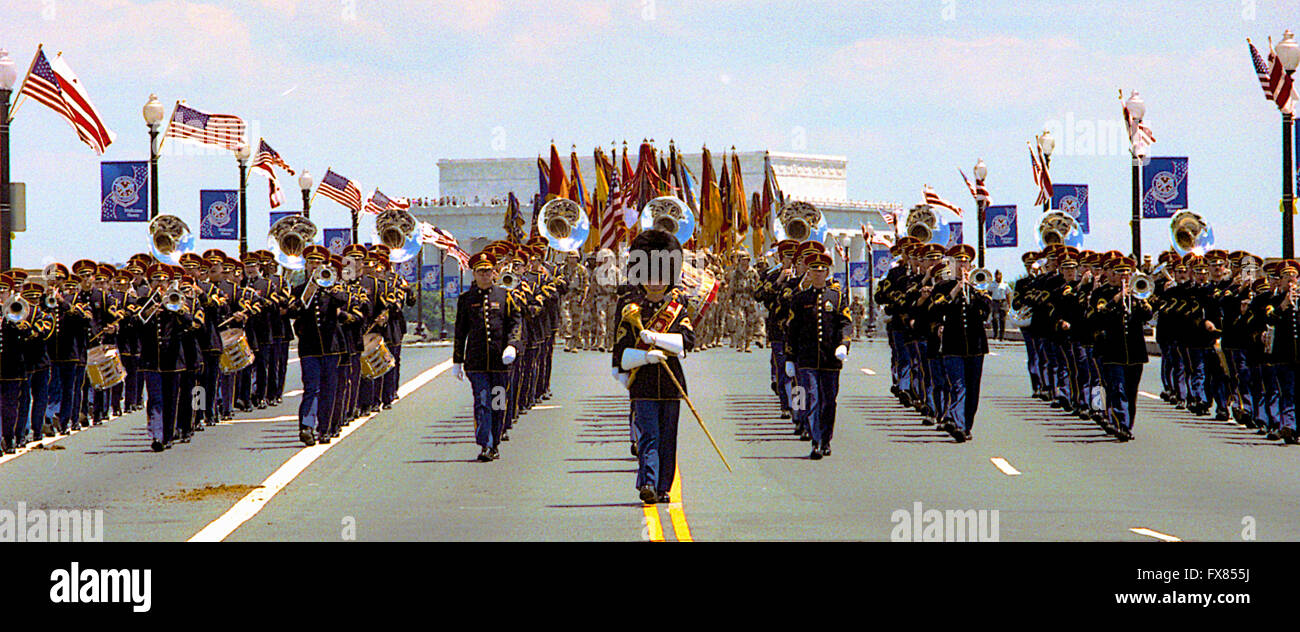 Desert storm victory parade hi-res stock photography and images - Alamy