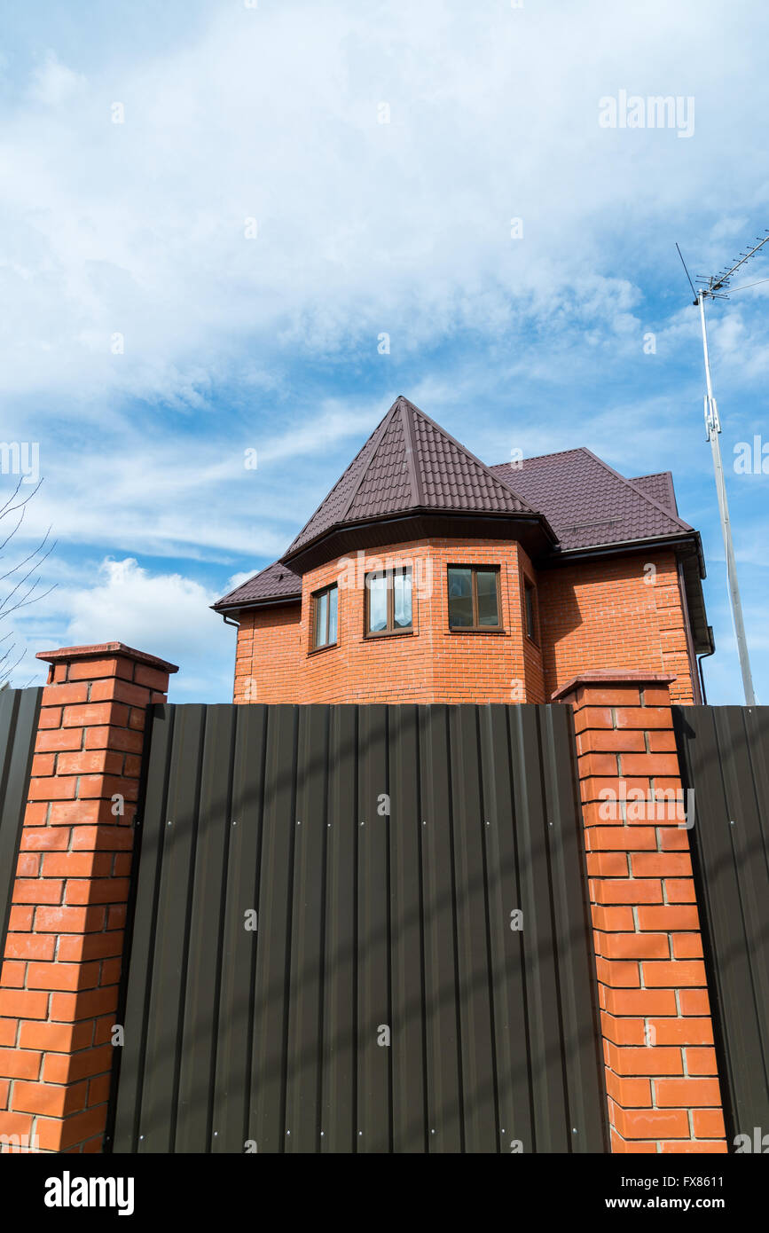 Red trapezoidal sheet metal hi-res stock photography and images - Alamy