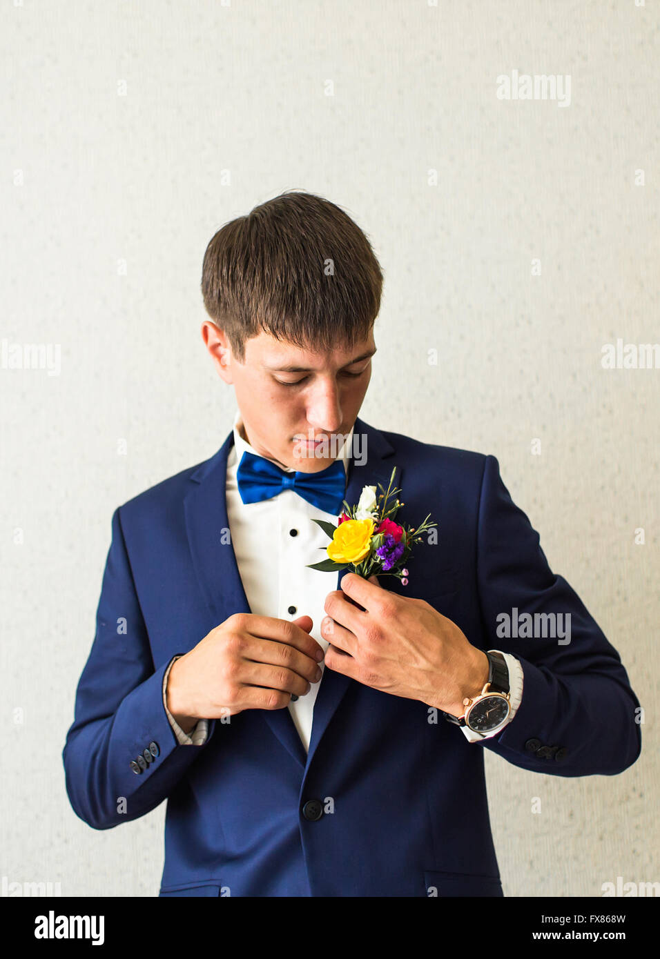 Groom getting ready Stock Photo - Alamy
