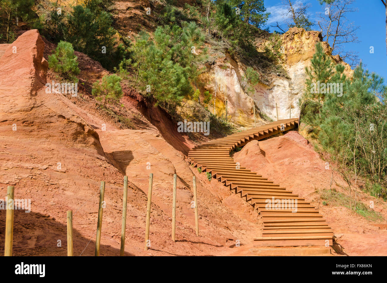 Les Sentiers d'Ocres, Roussillon, Vaucluse, France 84 Stock Photo - Alamy