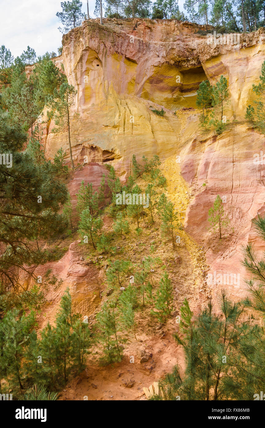 Les Sentiers d'Ocres, Roussillon, Vaucluse, France 84 Stock Photo - Alamy