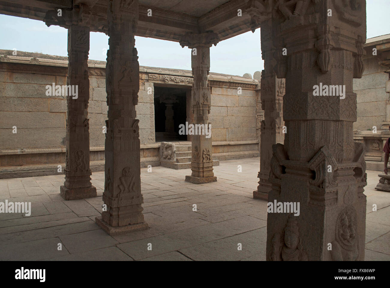 The open mandapa with tall and ornate cubical type of Vijayanagara ...