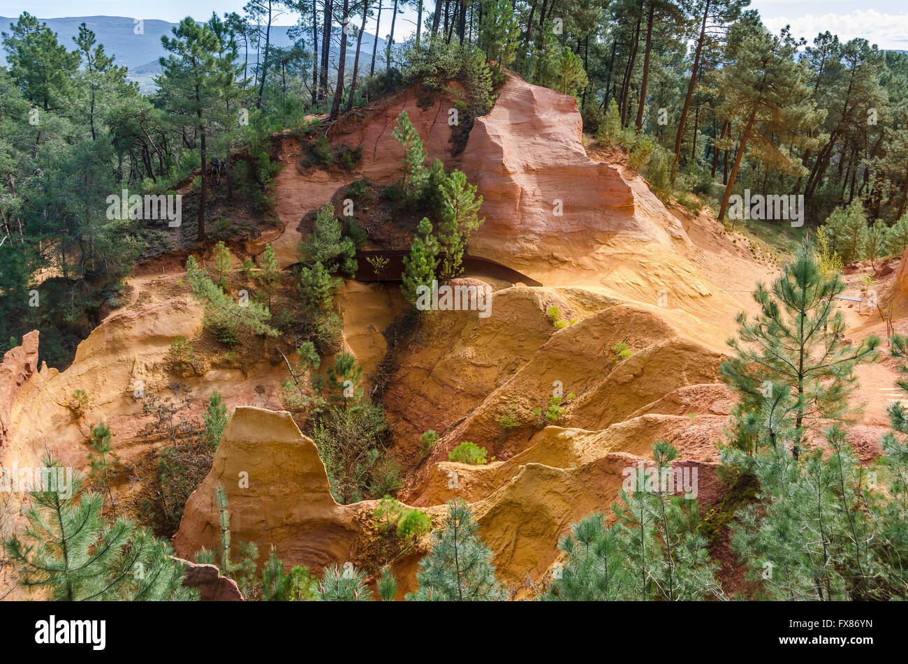 Les Sentiers d'Ocres, Roussillon, Vaucluse, France 84 Stock Photo - Alamy