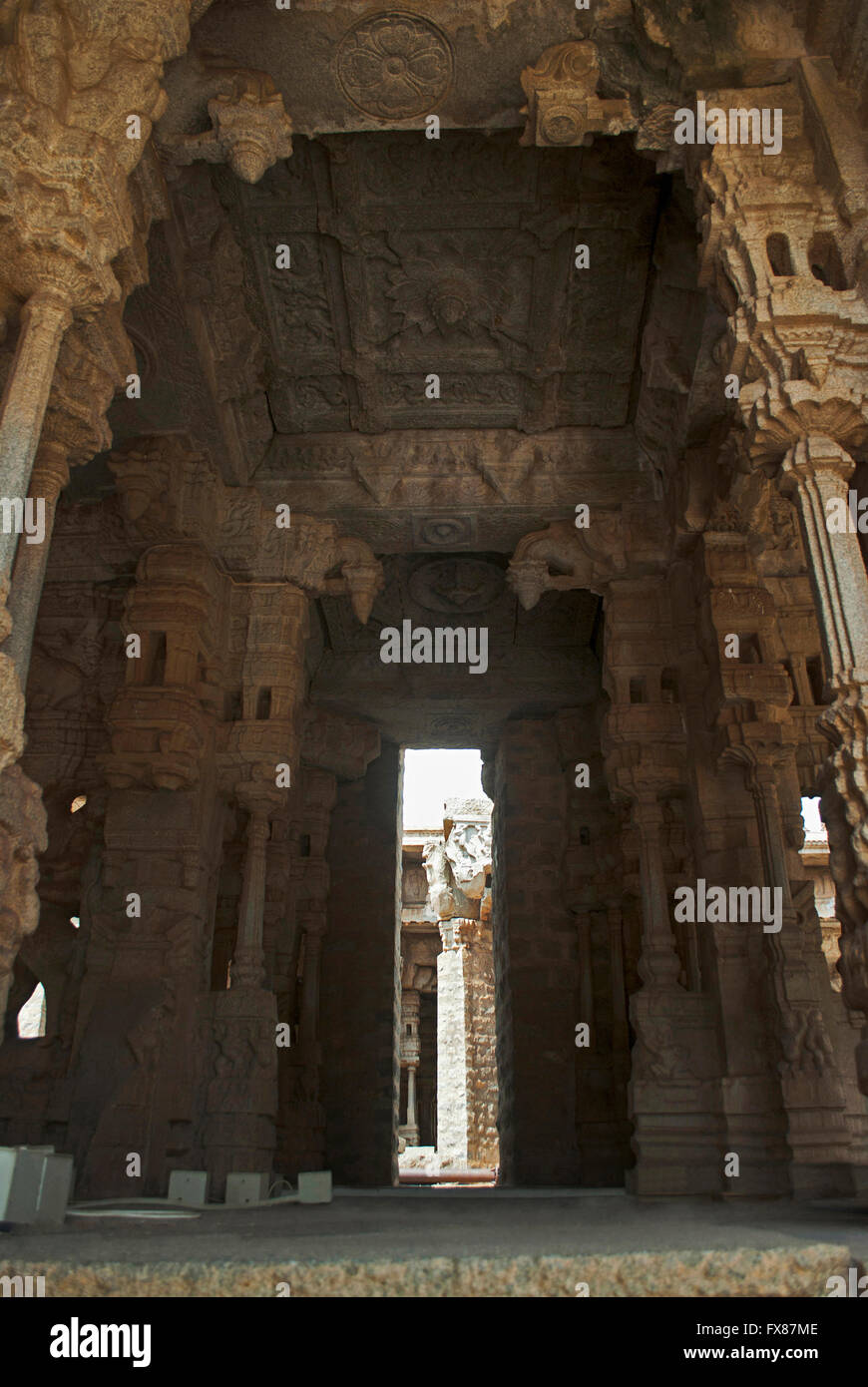 Interiors and ceilings of Maha Mandapa, Vitthala Temple complex, Hampi ...