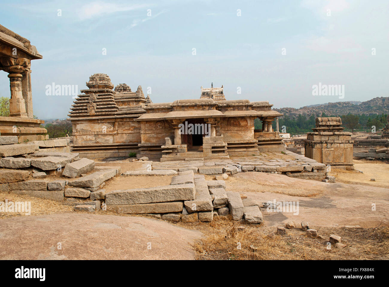 Shiva temple, Hemakuta Hill, Hampi, Karnataka, India. Sacred Center ...