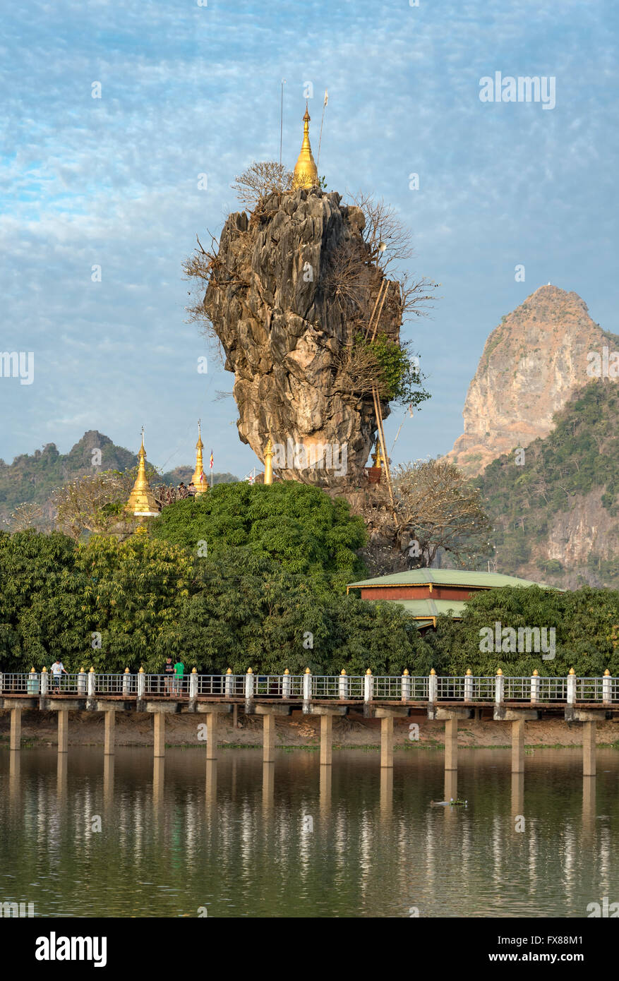 Kyauk Kalap (Kyauk Ka Lat) Pagoda near Hpa-An, Burma (Myanmar Stock ...