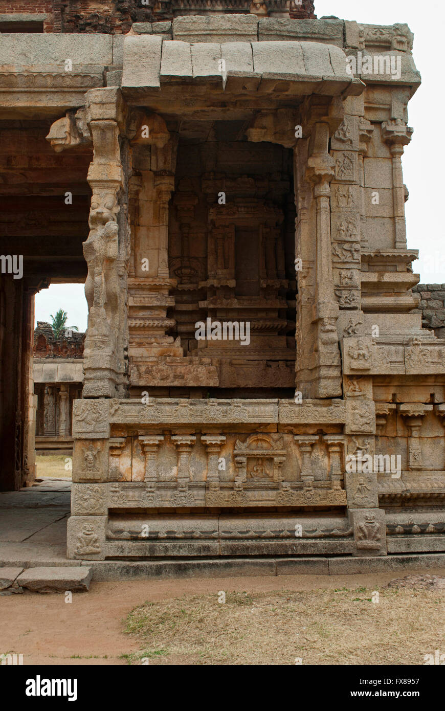 Section view of temple hi-res stock photography and images - Alamy