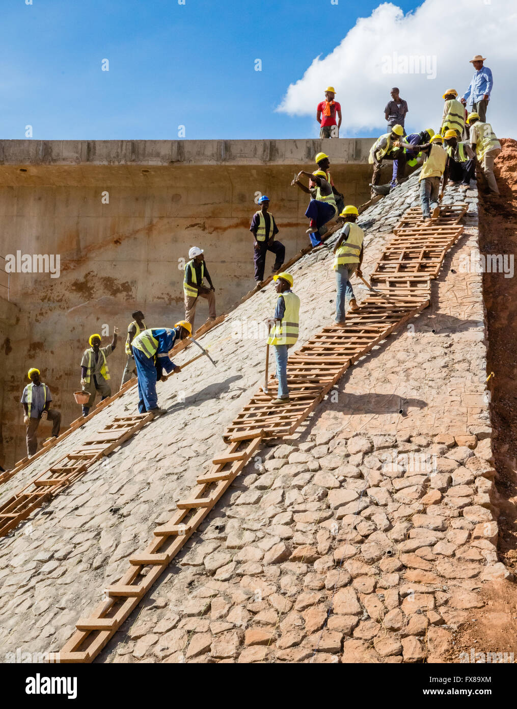 Embankments hi-res stock photography and images - Alamy