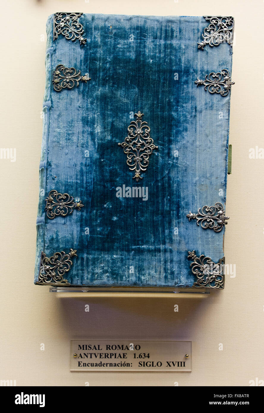 Antique book binding hi-res stock photography and images - Alamy