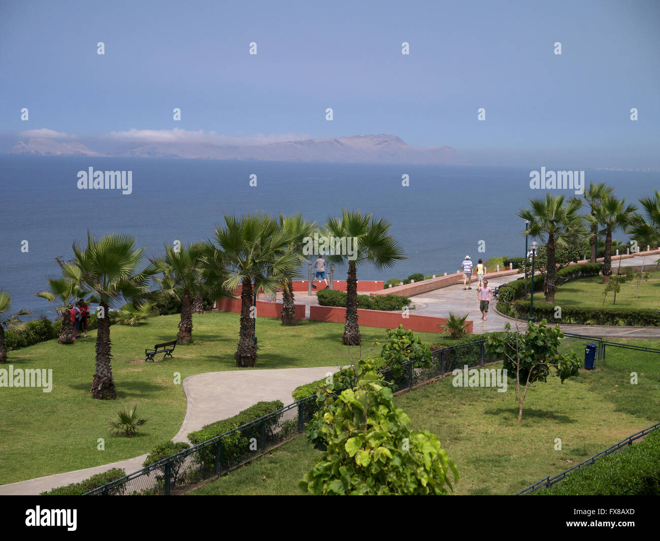Cliff top walk in Lima Peru with view over sea Stock Photo - Alamy