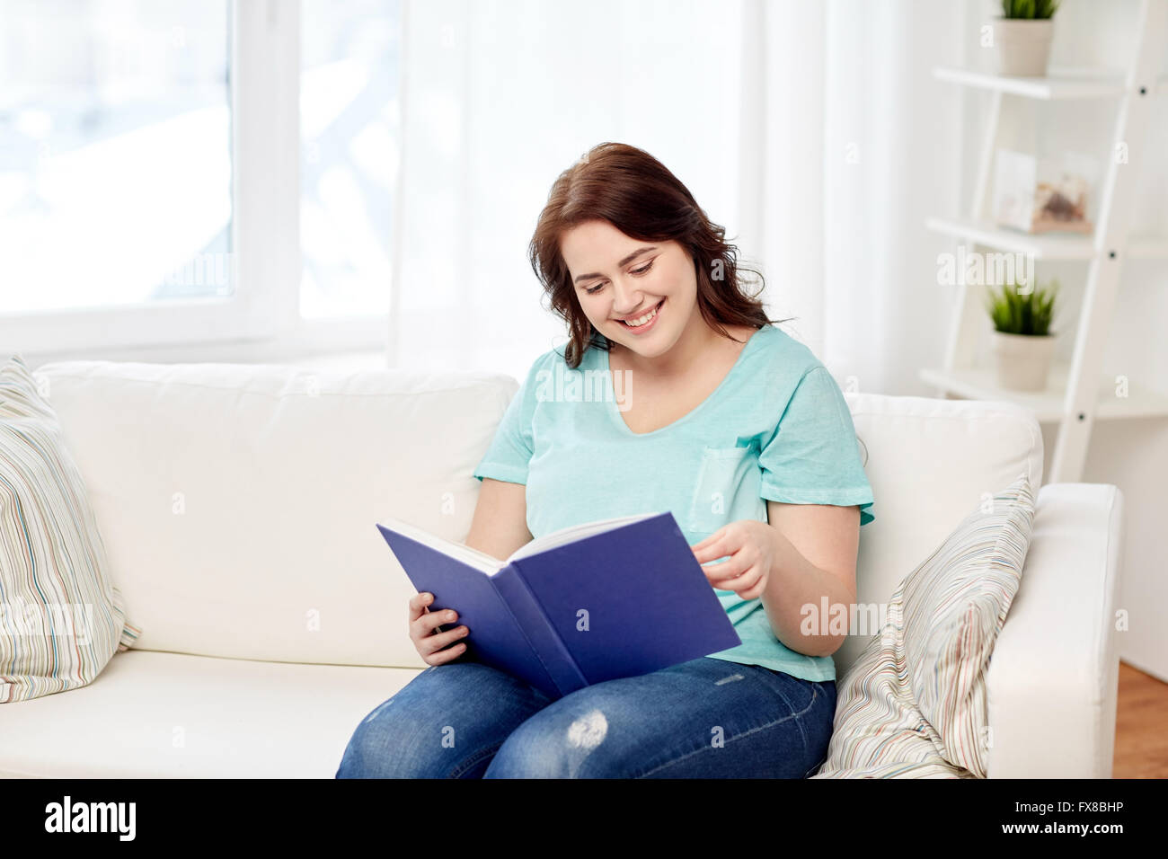 Plus size girl hi-res stock photography and images - Alamy