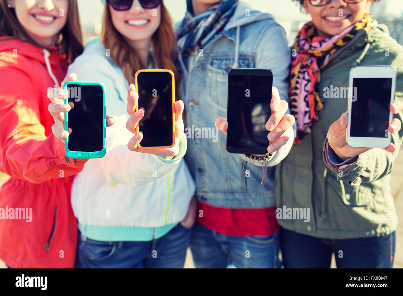 Smartphone screens hi-res stock photography and images - Alamy