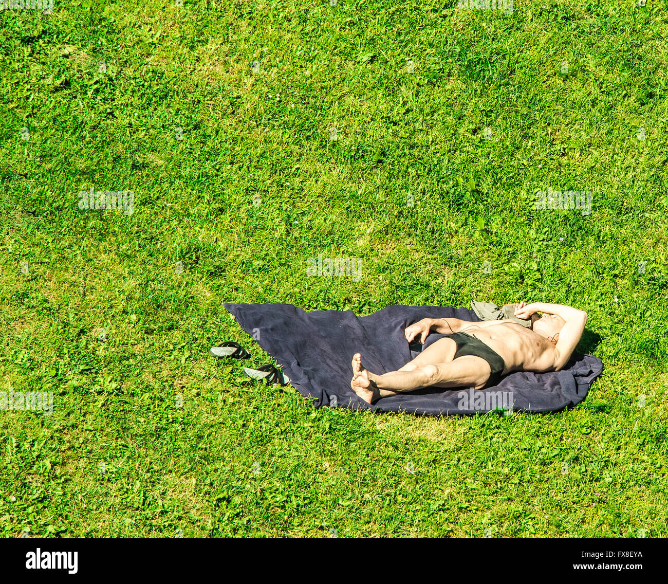 Sunbather park man hi-res stock photography and images - Alamy