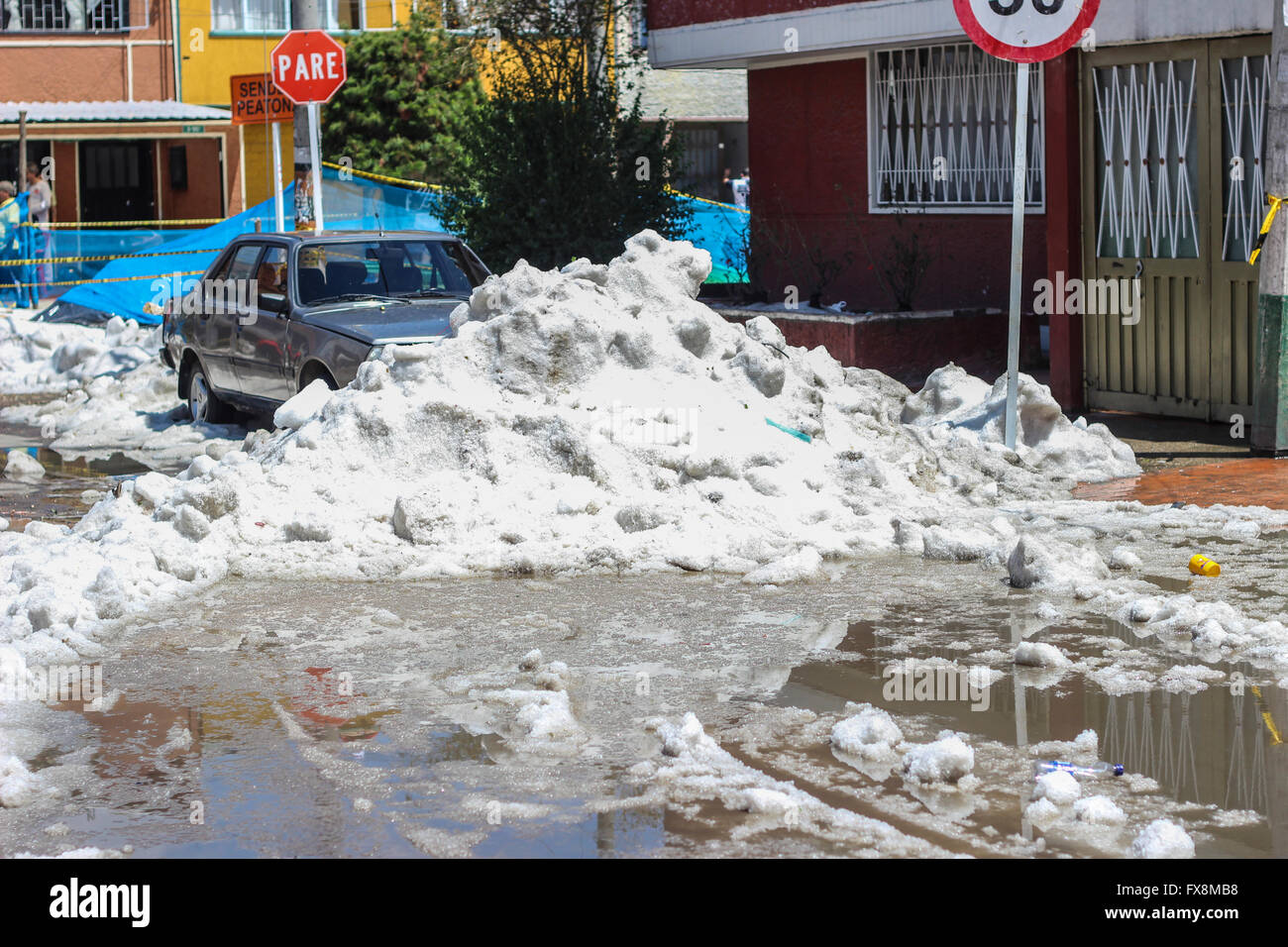 Flooded street hi-res stock photography and images - Alamy