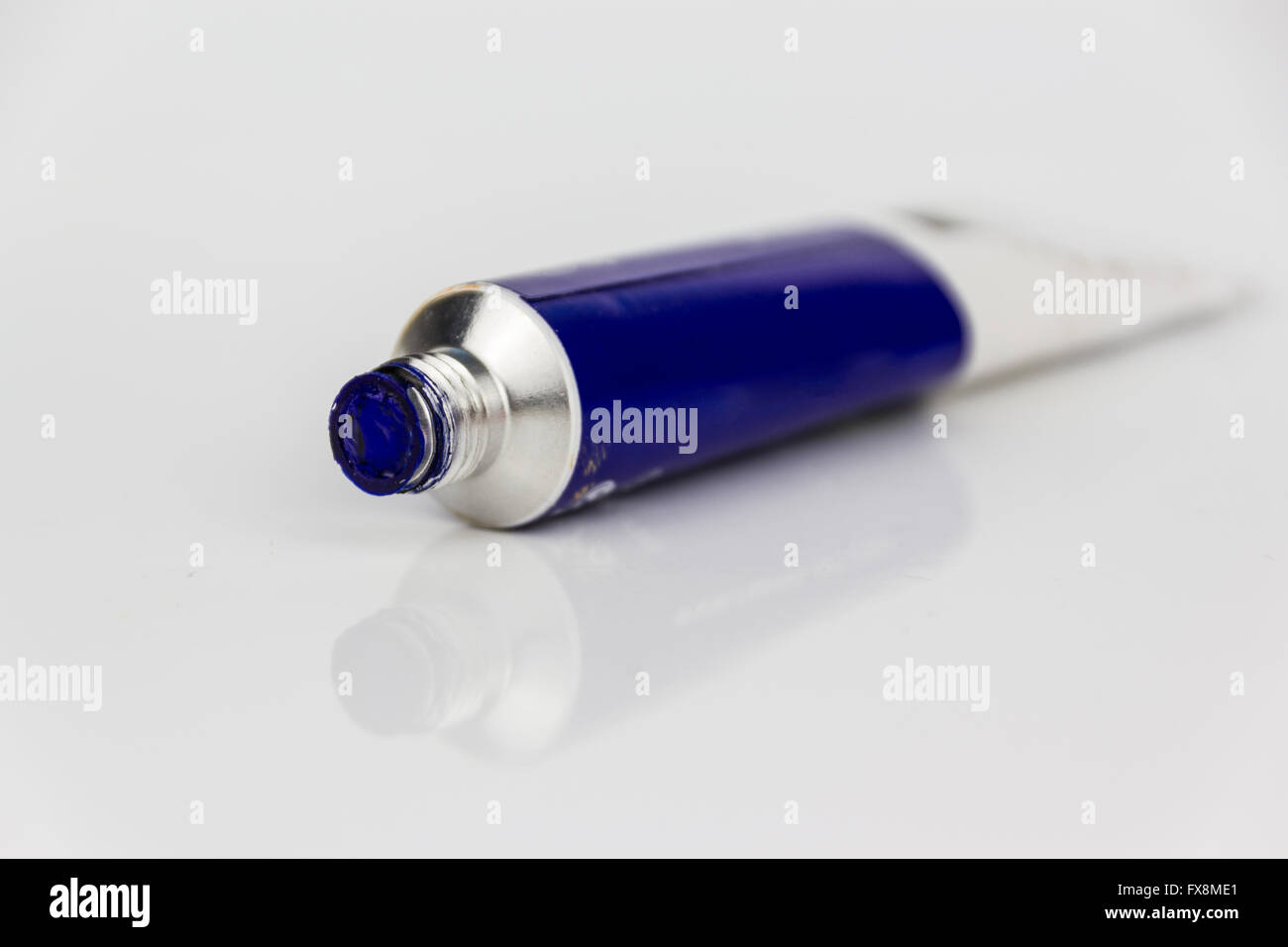 Wet blue paint hi-res stock photography and images - Alamy
