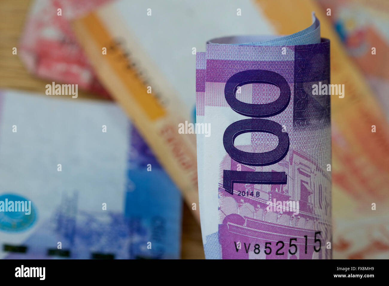 Philippine peso currency bank notes hi-res stock photography and images ...