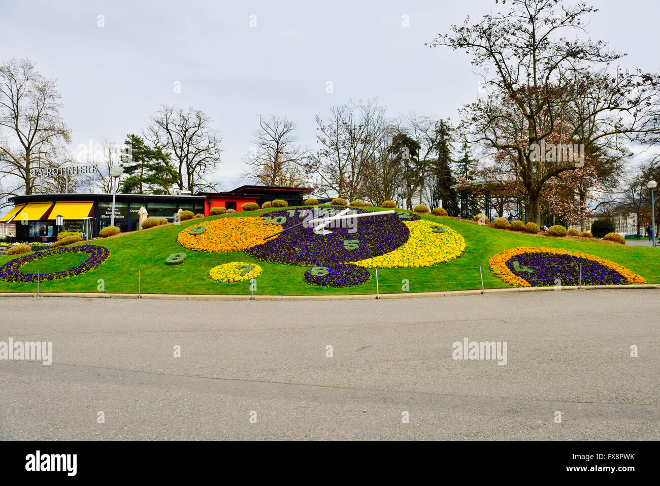 Floral clock europe hi-res stock photography and images - Alamy