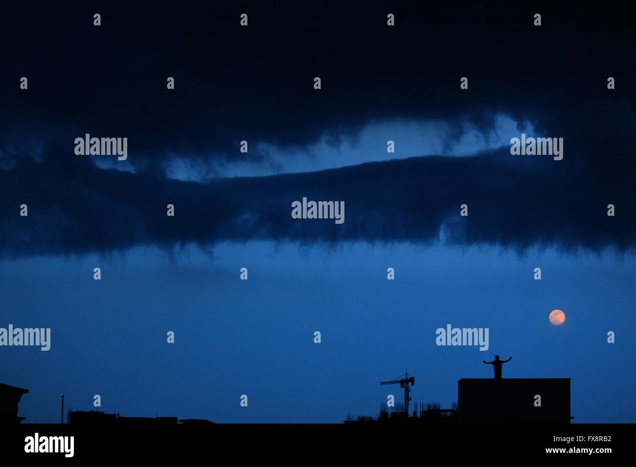Storm moon hi-res stock photography and images - Alamy