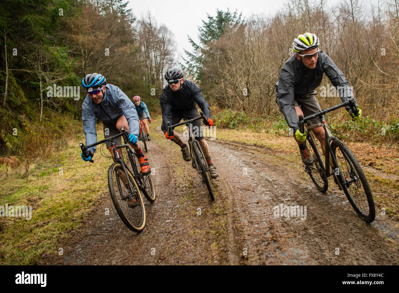 Off road group cycling uk hi-res stock photography and images - Alamy
