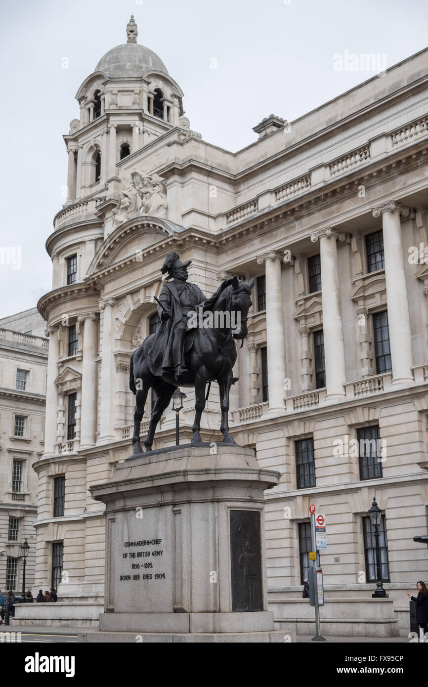 Prince george of cambridge hi-res stock photography and images - Alamy