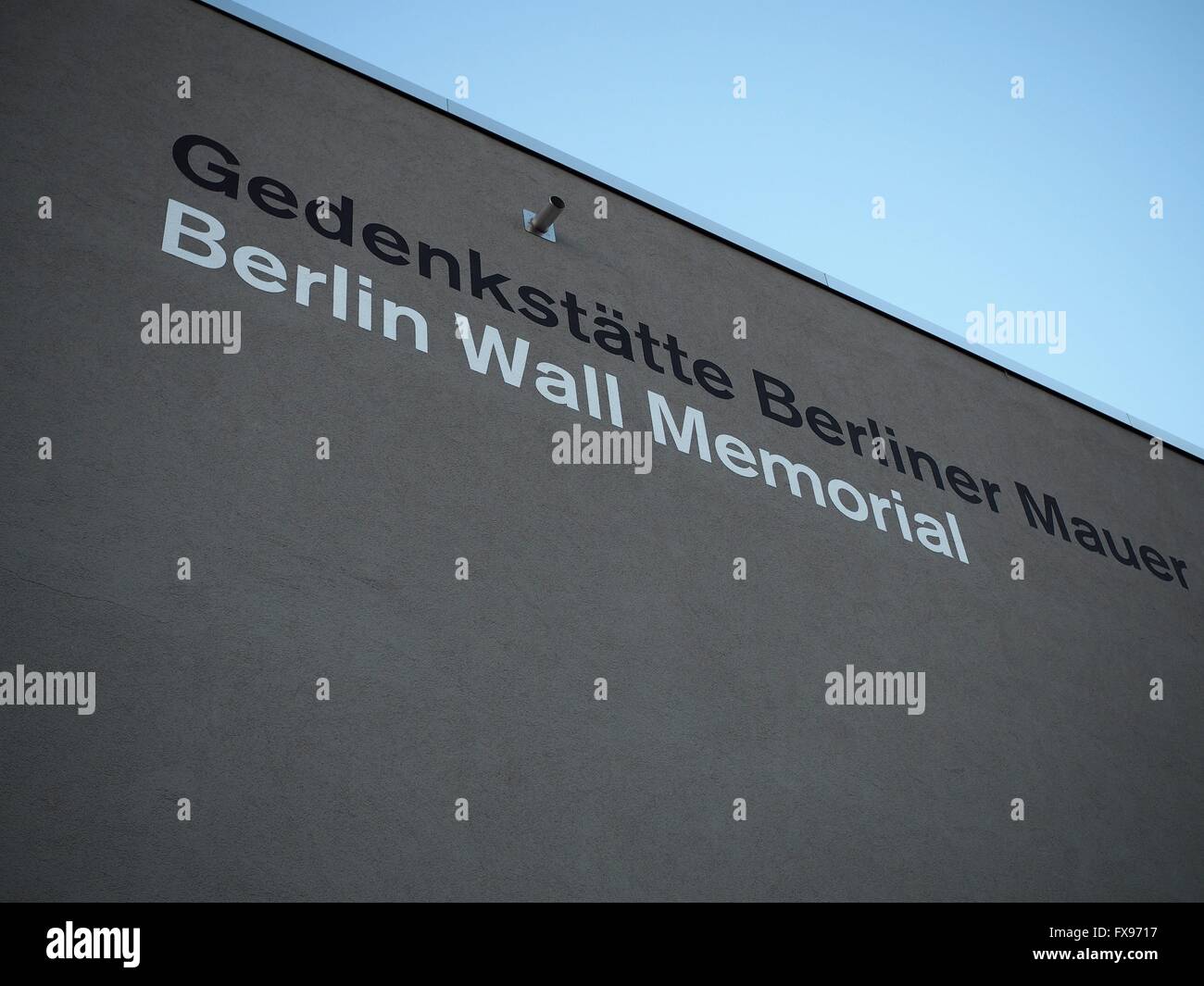 Berliner mauer todesstreifen zone hi-res stock photography and images ...