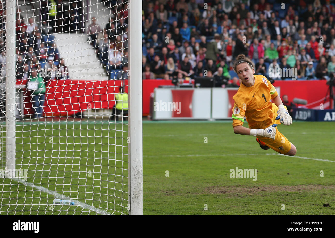 Goalkeeper doris bacic hi-res stock photography and images - Alamy