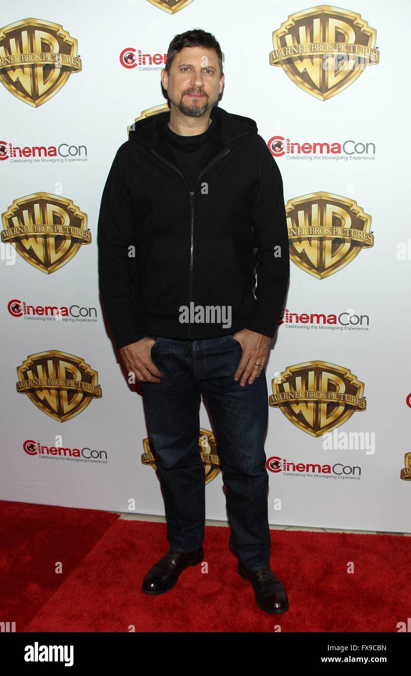 Director david ayer hi-res stock photography and images - Alamy
