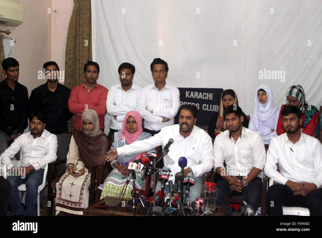 Pakistan. 13th April, 2016. The All Pakistan Muttahida Students ...