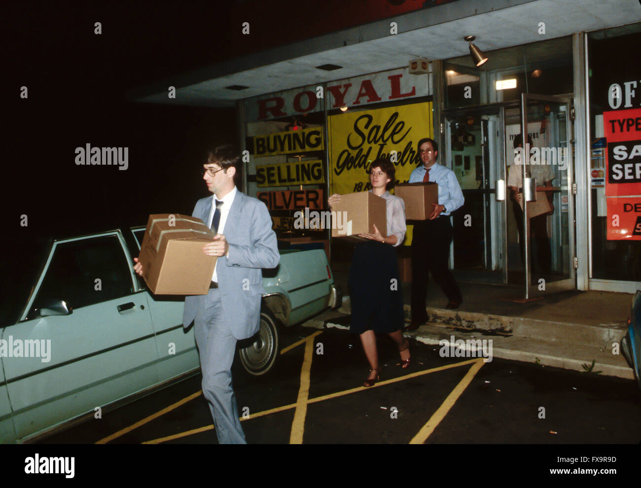 Washington, DC., USA, 1st May, 1981 FBI Agents carrying out boxes of ...
