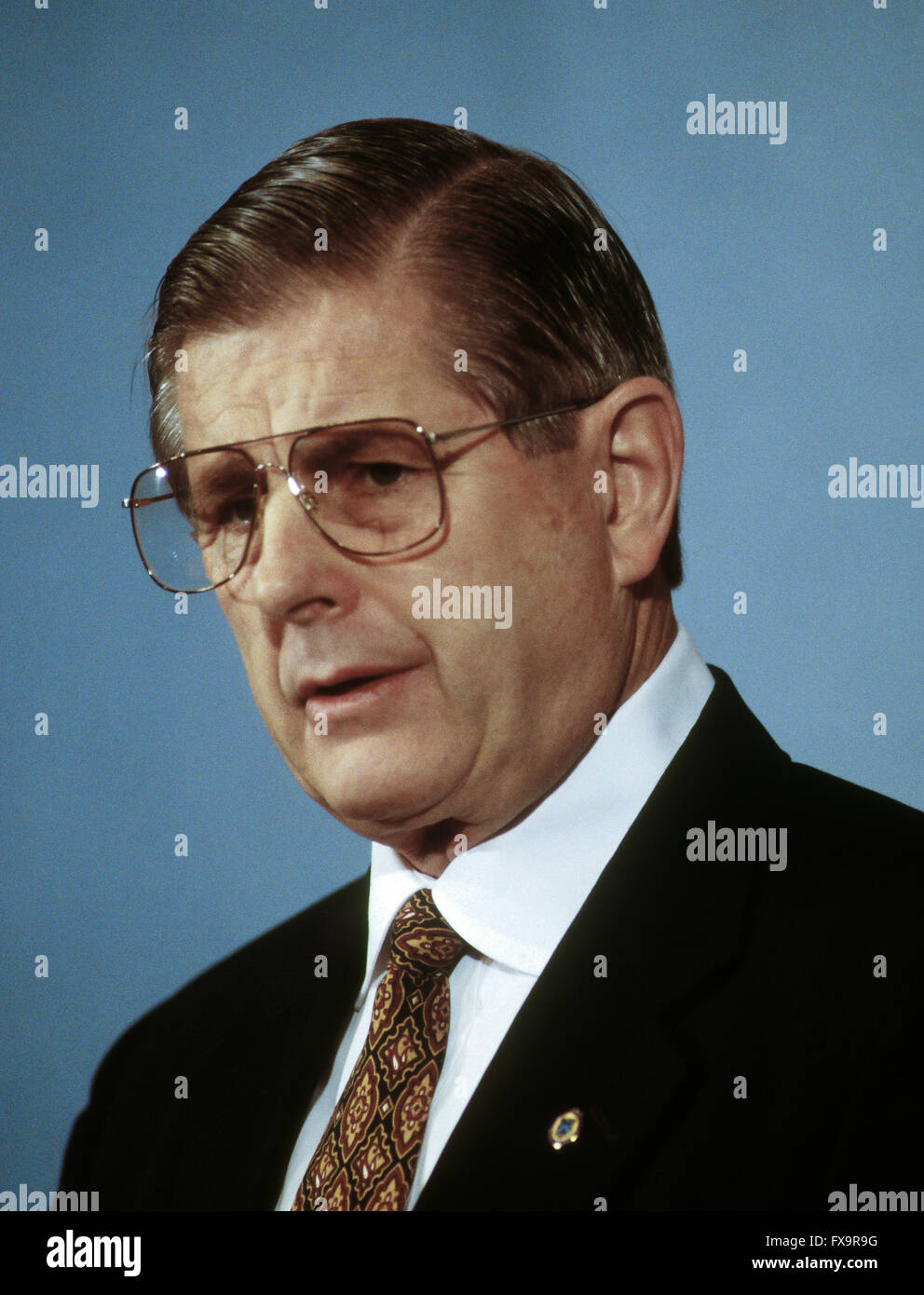 Tsa agent hi-res stock photography and images - Alamy