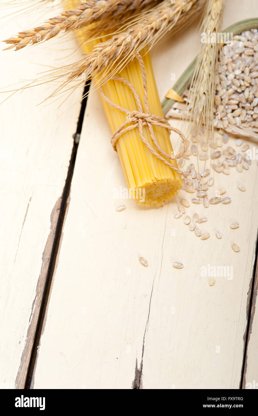 organic Raw italian pasta and durum wheat grains crop Stock Photo - Alamy