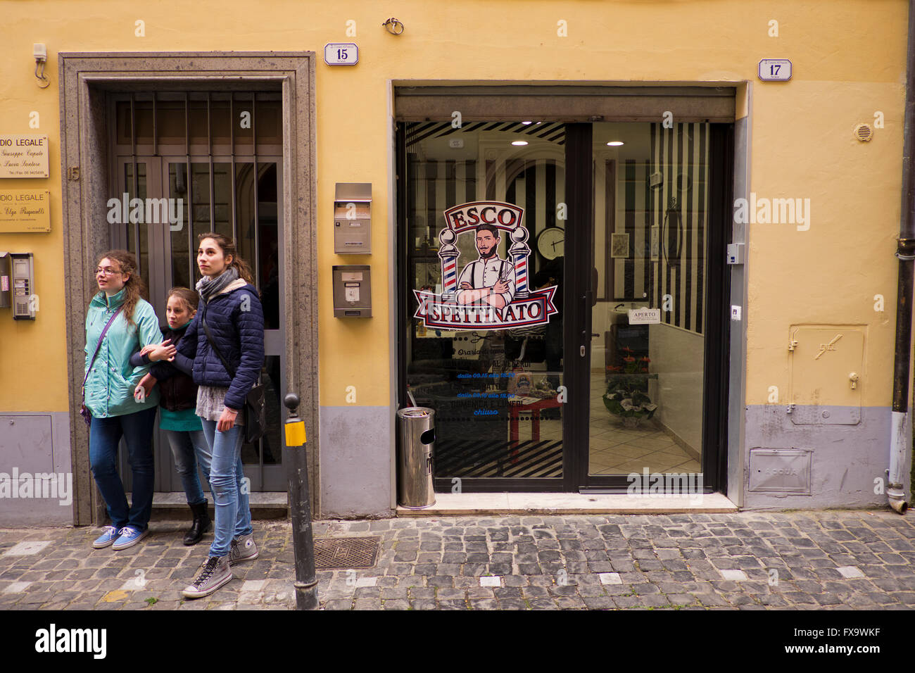 Italian barber shop hi-res stock photography and images - Alamy