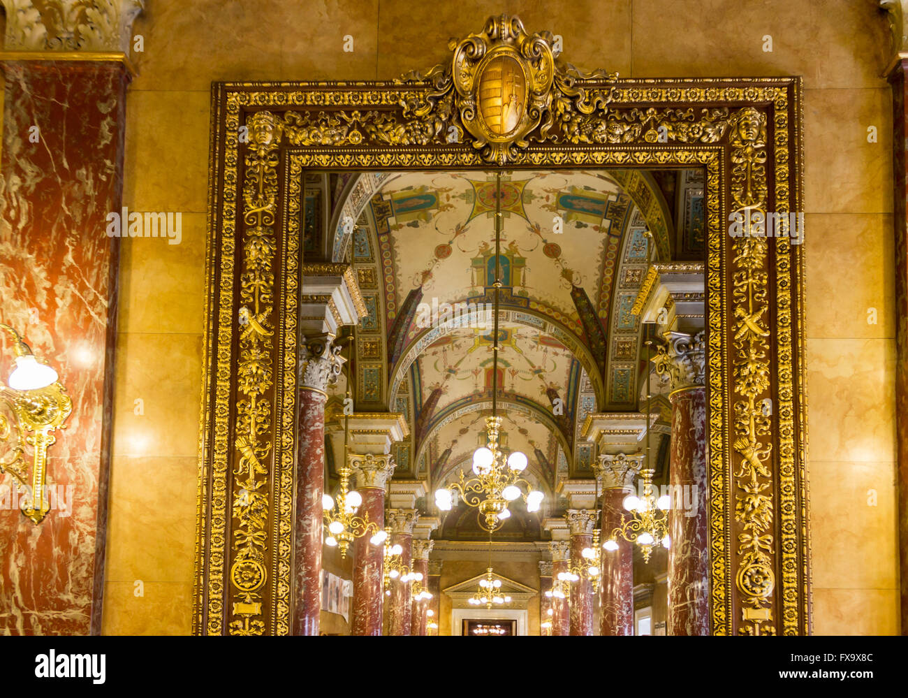 Hungarian State Opera Budapest Stock Photo - Alamy