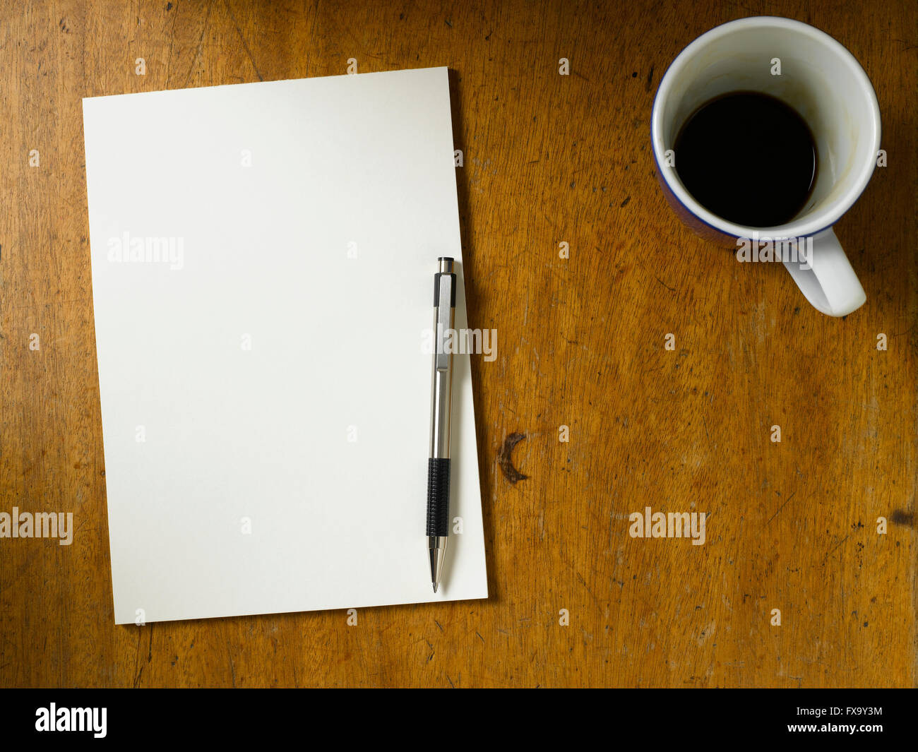 Scrunched paper table hi-res stock photography and images - Alamy