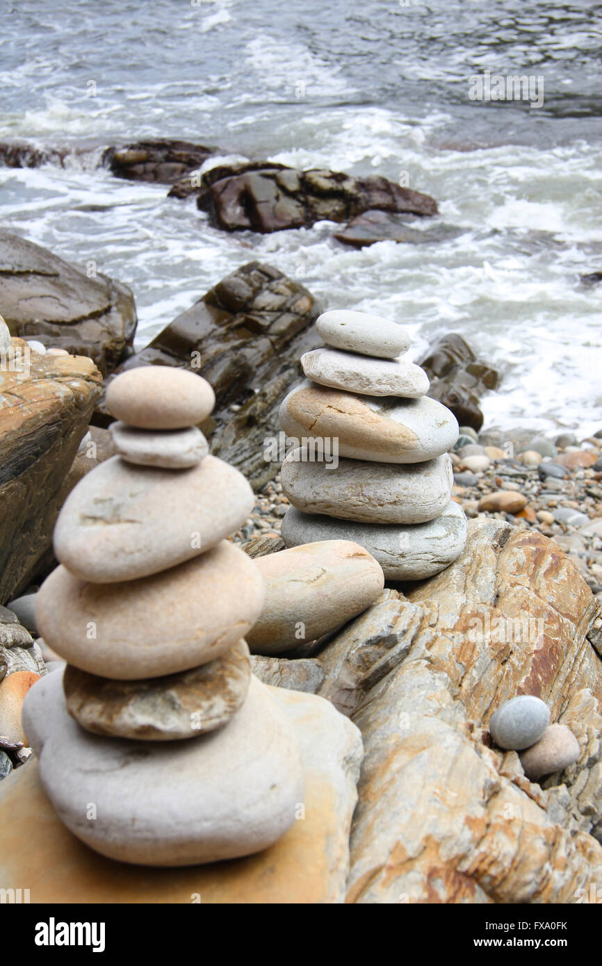 Balancing pebbles hi-res stock photography and images - Alamy